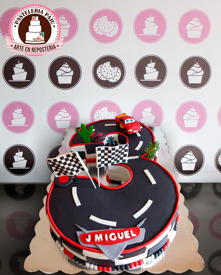 Car number cake – Pasteles Fondant