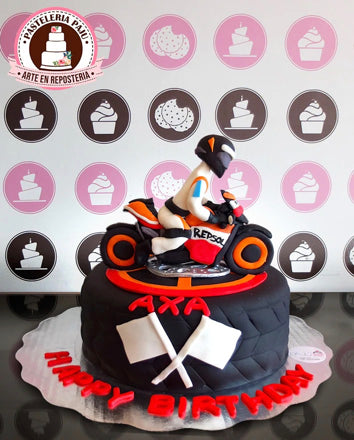 Personalized Motorcycle Fondant Cake – Pasteles Fondant